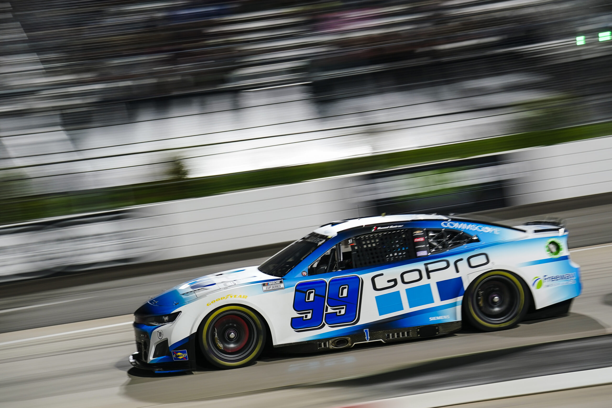 Blue-Emu Maximum Pain Relief 400 | Martinsville - Daniel Suárez